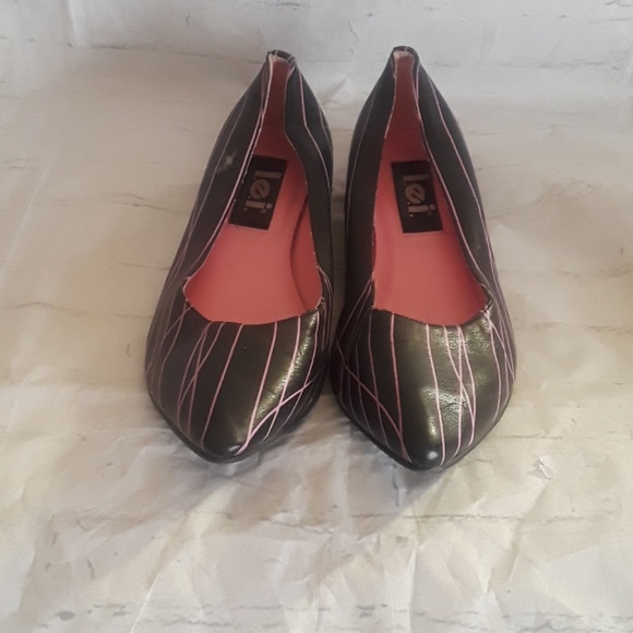 lei | Shoes | Lei Womens Black Pink Stripe Shoes | Poshmark